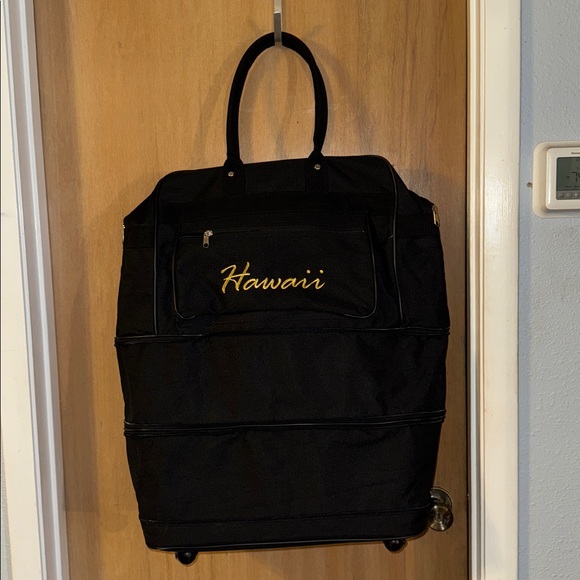 Bags | Huge Expandable Rolling Travel Bag With Gold Hawaii Embroidery ...